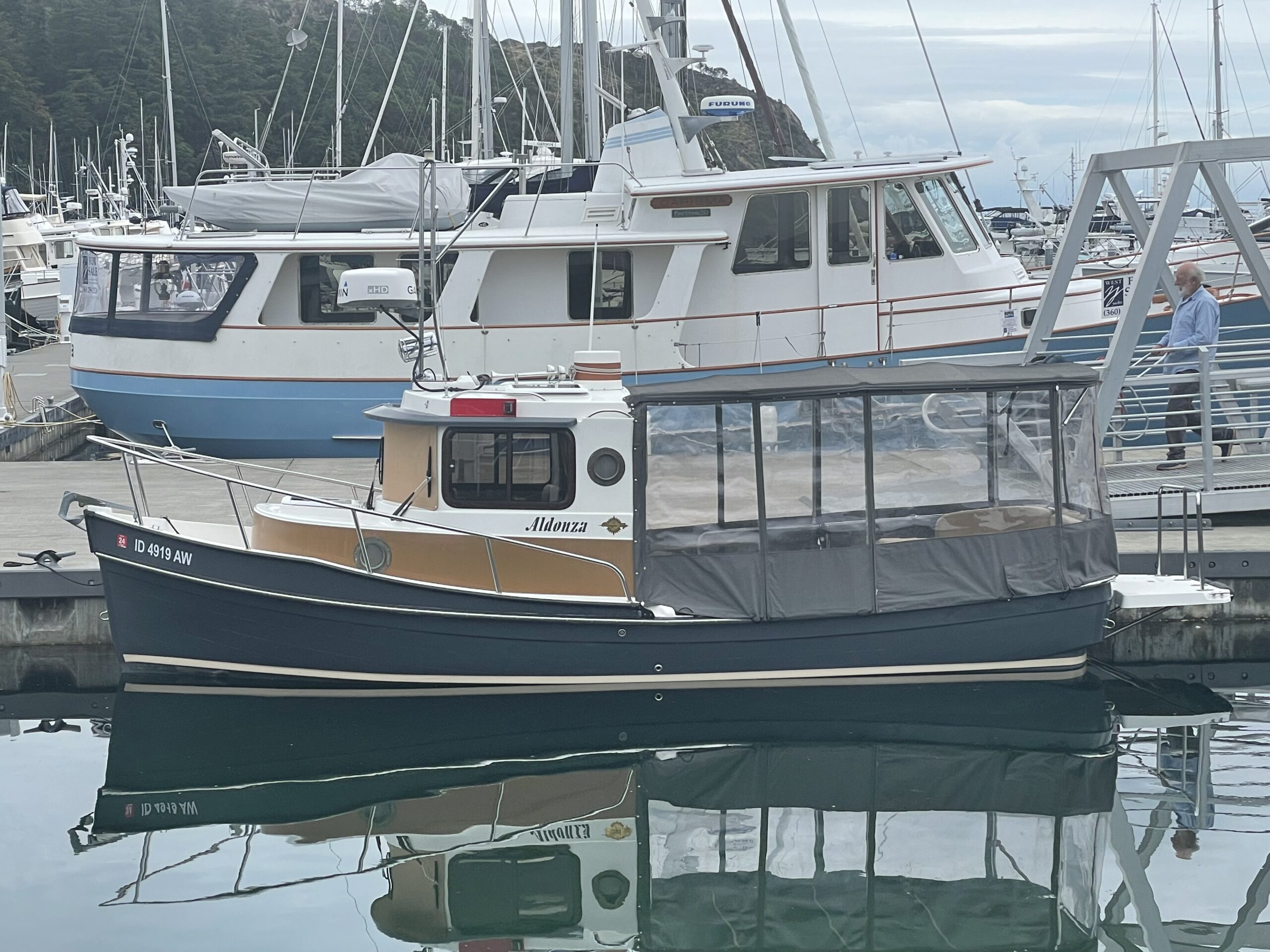 Ranger Tugs R-21 EC & Trailer - West Yachts, Anacortes Yacht Broker